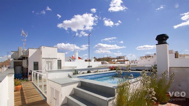 Rooftop Swimming Pools in Seville Holiday Apartments | veoapartment